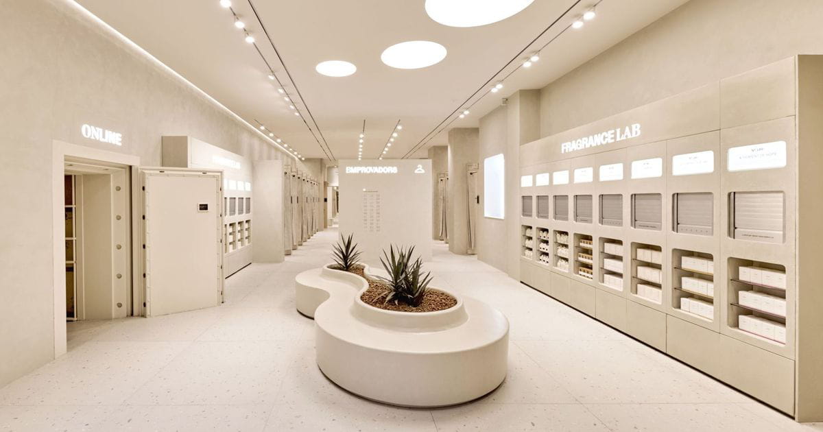 Stradivarius opens its world's largest store in Barcelona | KIMAK