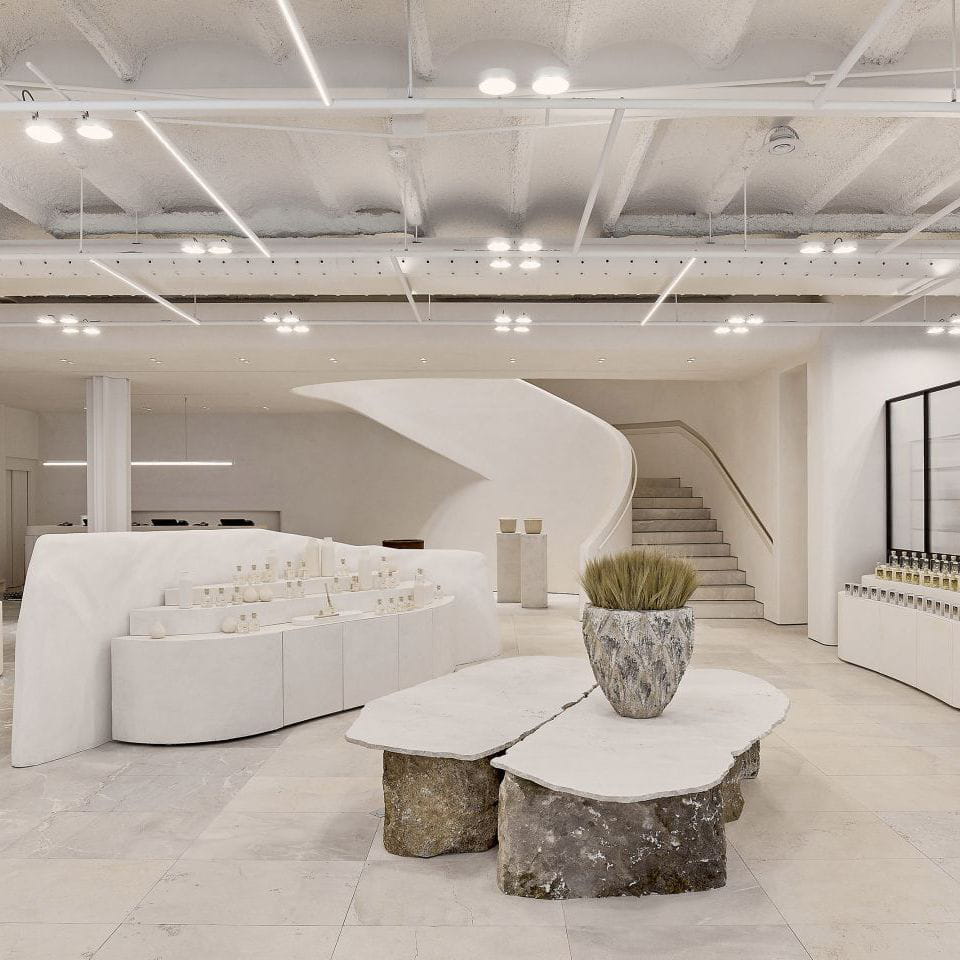 ZARA WINDOW DISPLAYS | Projects | KIMAK